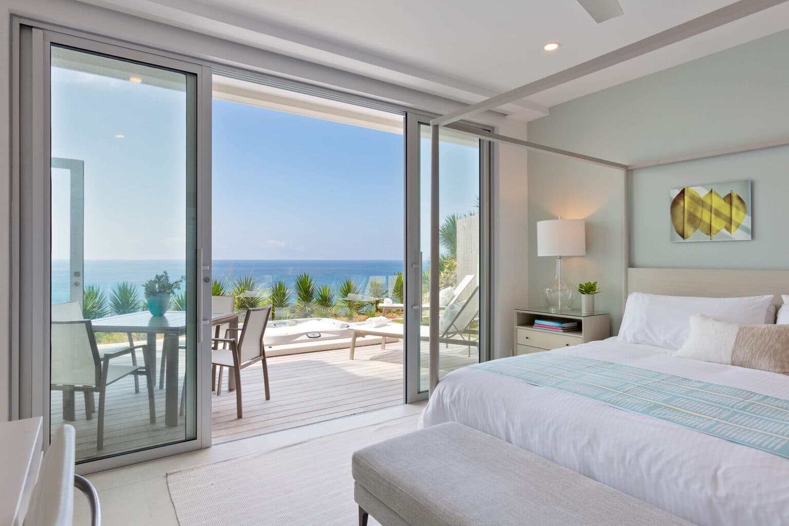 Oceanfront Jacuzzi Suites in Bermuda